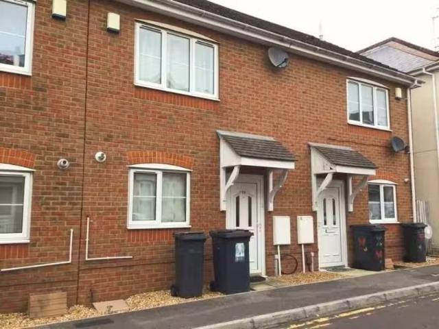 2 bedroom terraced house for rent in Spring Road, Bournemouth.