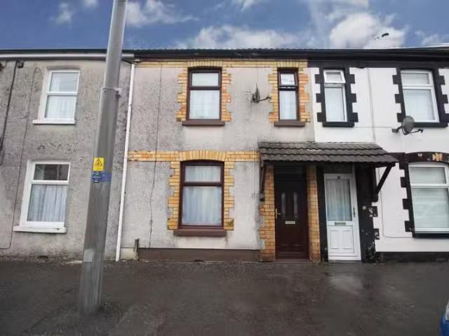 2 bedroom terraced house for rent in Stuart Street, Pontyclun.