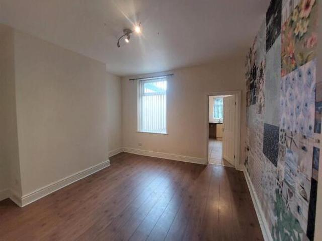 2 bedroom terraced house for rent in St Georges Road, Bolton, BL1