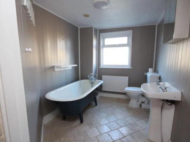 2 bedroom terraced house for rent in St. Georges Square, Maidstone, Kent, ME16