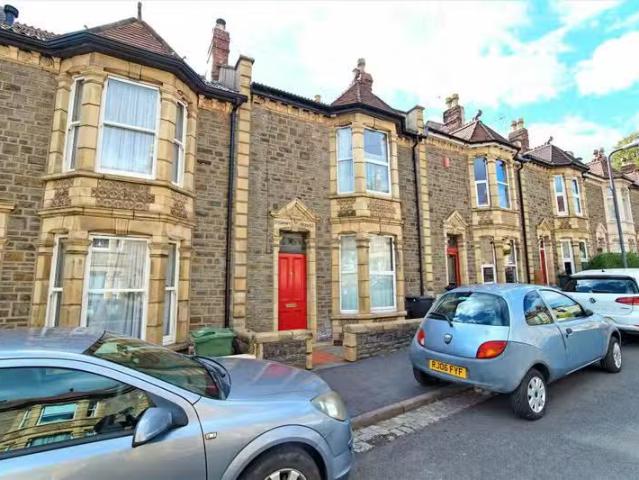 2 bedroom terraced house for rent in St Leonards Road, Horfiel.