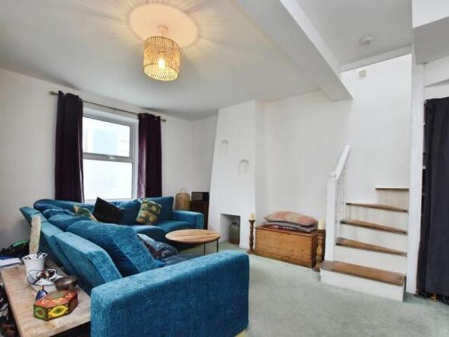 2 bedroom terraced house for rent in St. Lukes Road Totterdown, BS3