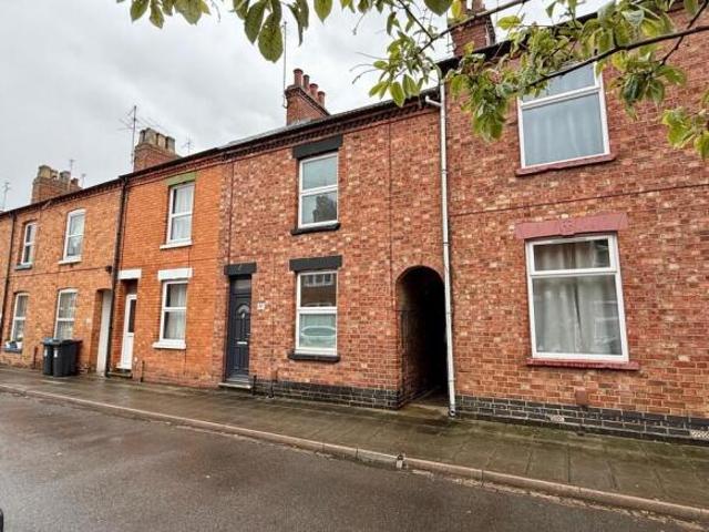 2 bedroom terraced house for rent in St Mary Street, New Bradwell, MK13