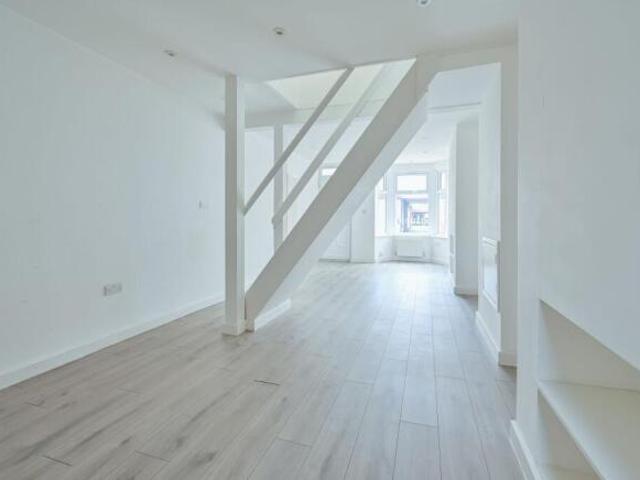 2 bedroom terraced house for rent in St. Marys Road, Watford, WD18