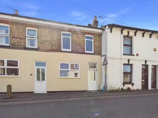 2 bedroom terraced house for rent in St Radigunds Road, Dover.