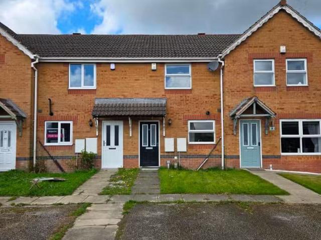 2 bedroom terraced house for rent in Stainton Close, Bradford.