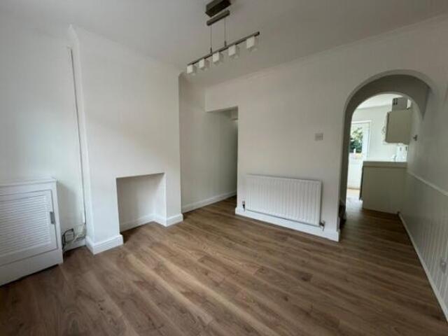 2 bedroom terraced house for rent in Stanley Road, TN1