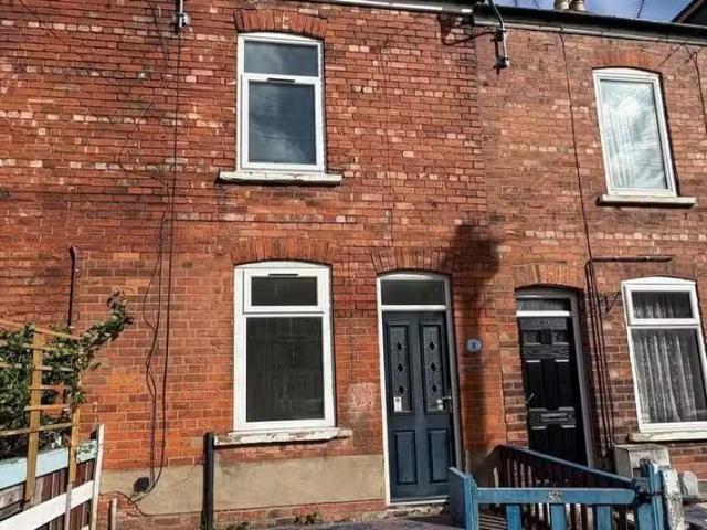 2 bedroom terraced house for rent in Stanley Street, Gainsboro.