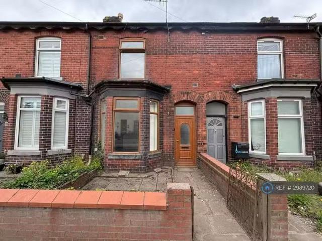 2 bedroom terraced house for rent in Station Road, Bolton, BL6