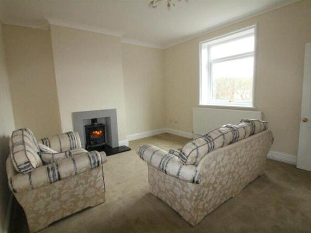 2 bedroom terraced house for rent in Station Road, Huddersfield, HD2