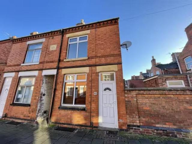 2 bedroom terraced house for rent in Station Street, Loughboro.