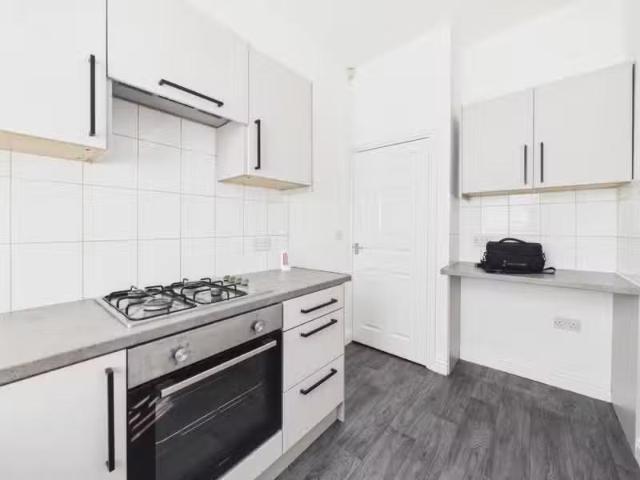 2 bedroom terraced house for rent in Sticker Lane, Bradford, BD4