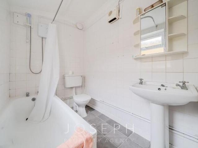 2 bedroom terraced house for rent in Suffolk Road, Ipswich, IP4