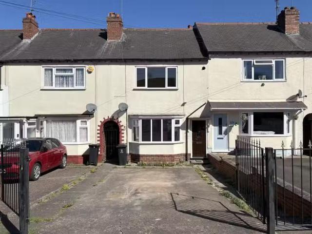 2 bedroom terraced house for rent in Sunbury Road, Halesowen.