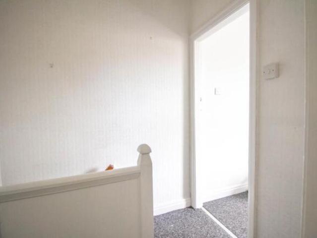 2 bedroom terraced house for rent in Sunningdale Road, Huddersfield, West Yorkshire, HD4