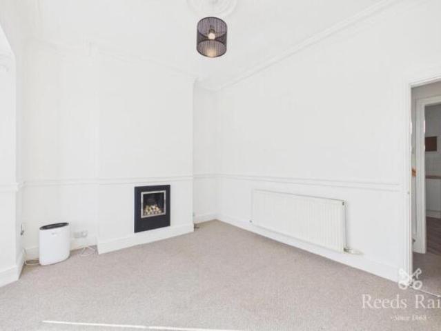 2 bedroom terraced house for rent in Swithens Street, Rothwell, Leeds, LS26