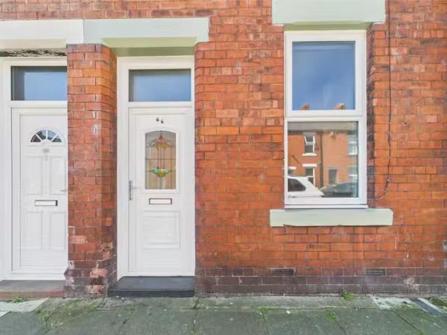 2 bedroom terraced house for rent in Sybil Street, City Centre.
