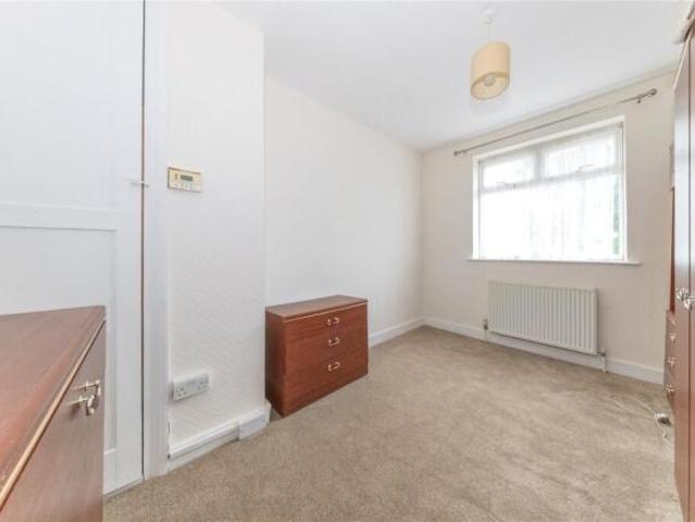 2 bedroom terraced house for rent in Pomfret Avenue, Luton, LU2
