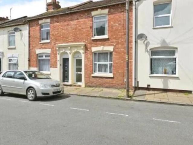 2 bedroom terraced house for rent in Poole Street, NORTHAMPTON, NN1