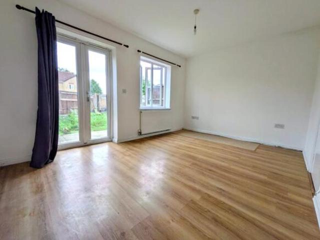 2 bedroom terraced house for rent in Poplar Avenue, Peterborough, Cambridgeshire, PE1