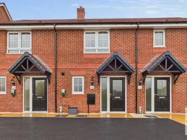 2 bedroom terraced house for rent in Palin Road, Lindridge Roa.