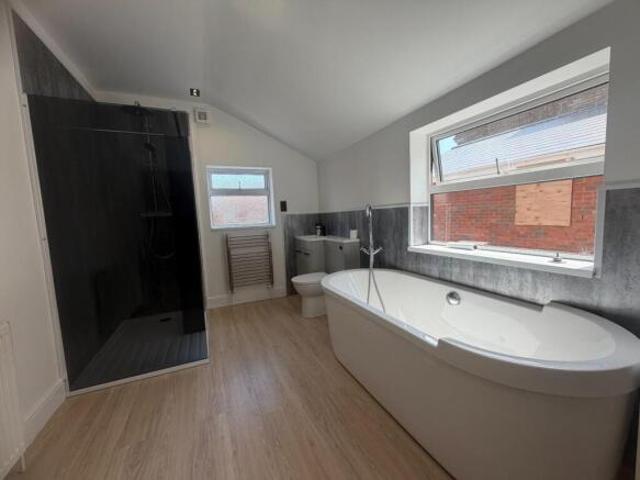2 bedroom terraced house for rent in Palmerston Road, Abington Northampton NN1