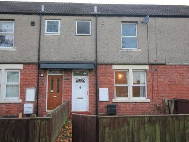 2 bedroom terraced house for rent in Park Avenue Concord Washington NE37