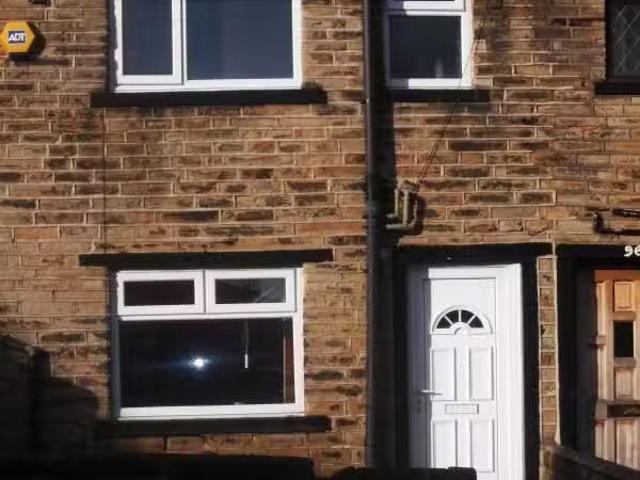 2 bedroom terraced house for rent in Park Lane, Little Horton.