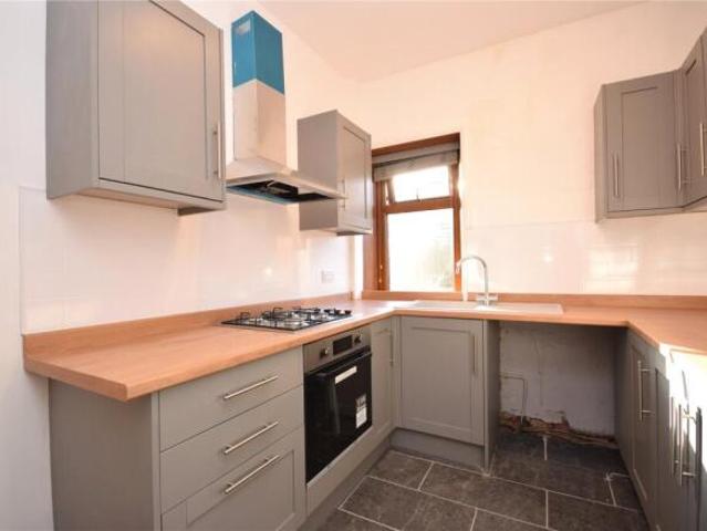 2 bedroom terraced house for rent in Park Road, Rawdon, Leeds, LS19