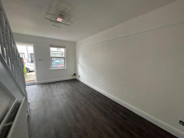2 bedroom terraced house for rent in Park Street, Westcliff on Sea, SS0