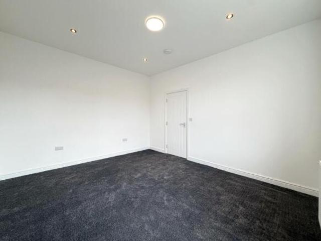 2 bedroom terraced house for rent in Parkfield Row, LS11