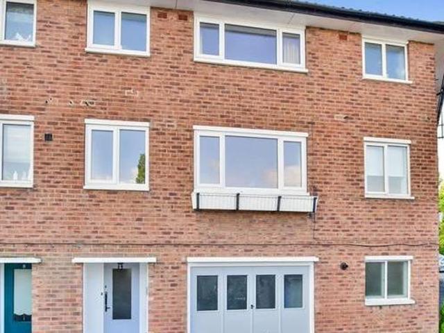 2 bedroom terraced house for rent in Parkway Wilmslow SK9