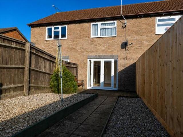 2 bedroom terraced house for rent in Pearce Close, Swindon, Wiltshire, SN2