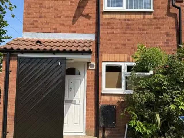 2 bedroom terraced house for rent in Price Street, Smethwick.