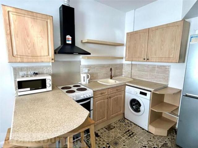 2 bedroom terraced house for rent in Prince Street, Primrose Hill, Huddersfield, West Yorkshire, HD4