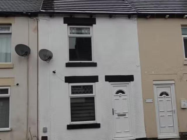 2 bedroom terraced house for rent in Princess Street, Swadlinc.