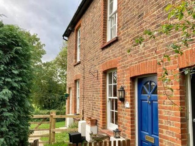 2 bedroom terraced house for rent in Quality Street Merstham RH1