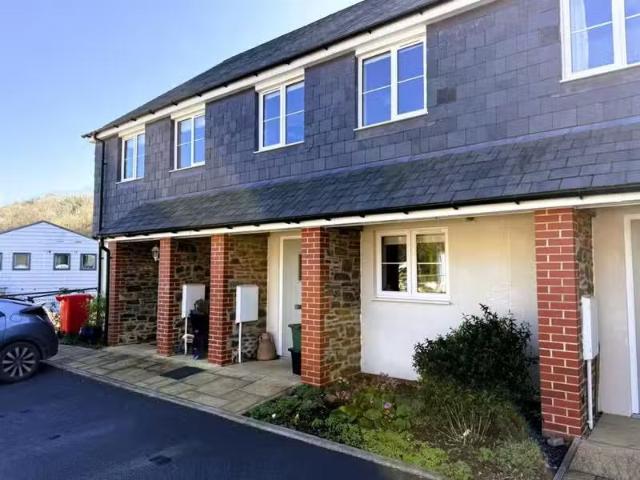 2 bedroom terraced house for rent in Quarryman Close, Bampton.