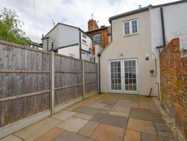 2 bedroom terraced house for rent in Queen Street, St. Albans, AL3