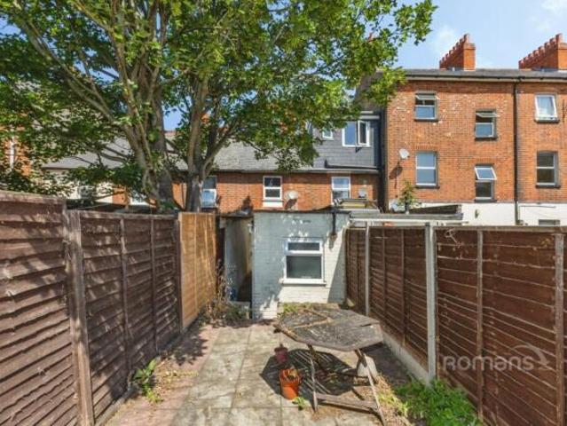 2 bedroom terraced house for rent in Queens Road, Reading, Berkshire, RG1