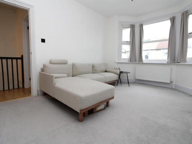 2 bedroom terraced house for rent in Queens Road, Welling, DA16