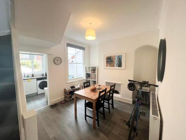 2 bedroom terraced house for rent in Roberts Road, Exeter, EX2