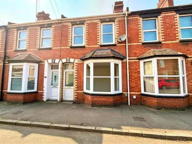 2 bedroom terraced house for rent in Roberts Road, St Leonards.