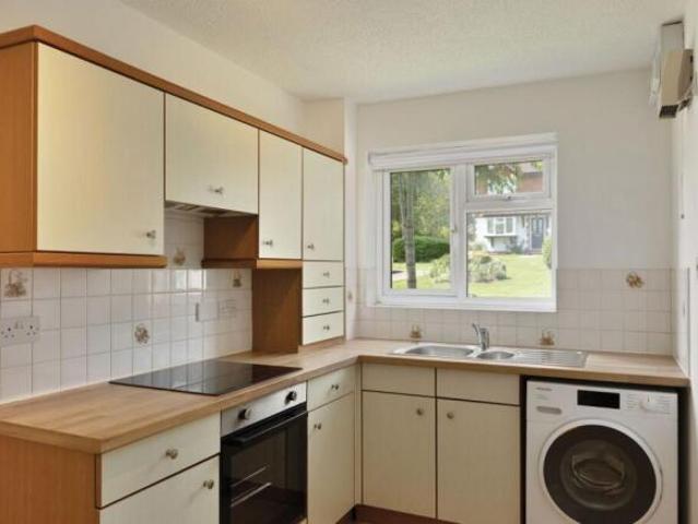 2 bedroom terraced house for rent in Robinwood Drive, Sevenoaks, Kent, TN15