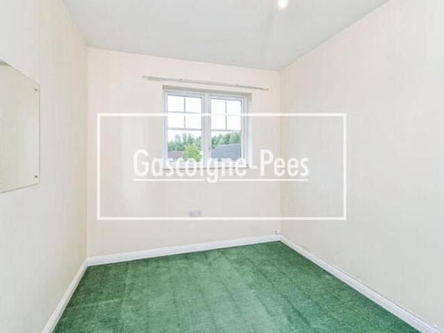 2 bedroom terraced house for rent in Rooksdown, RG24