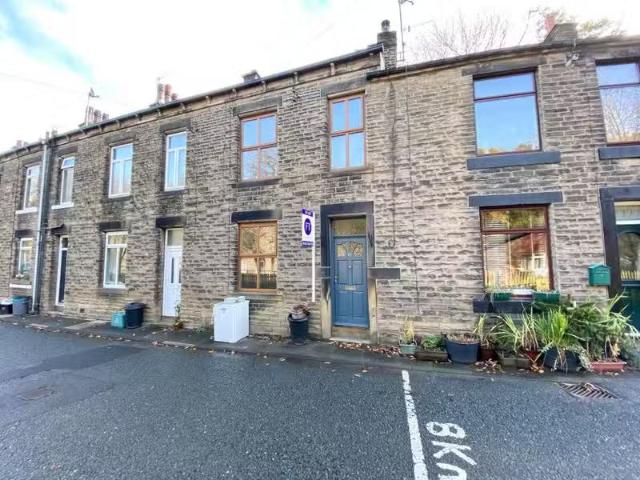 2 bedroom terraced house for rent in Rose Villas Mytholmroyd H.