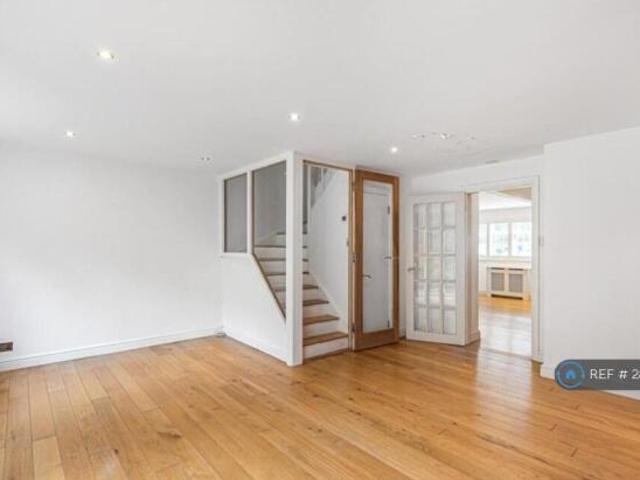 2 bedroom terraced house for rent in Rosedale Corner, Chislehurst, BR7