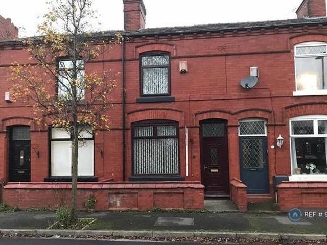 2 bedroom terraced house for rent in Rossington Street Manchester M40