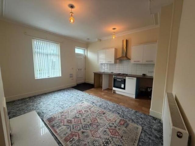 2 bedroom terraced house for rent in Rathmell Street, Bradford, BD5