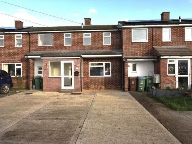 2 bedroom terraced house for rent in Raven Crescent, HP18
